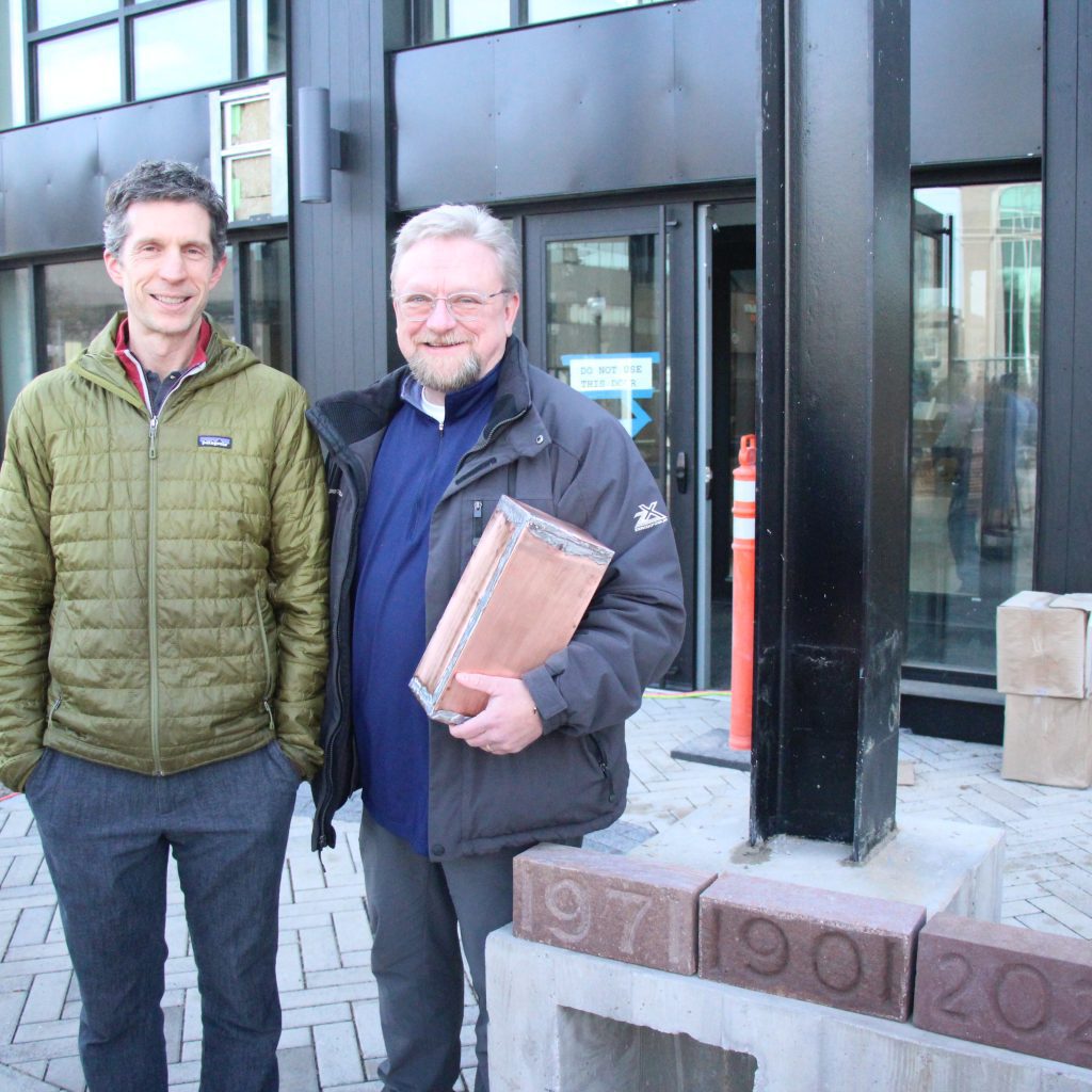 Stanley Center places time capsule at new headquarters | Discover Muscatine